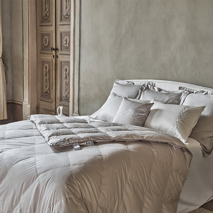 Royal Duke EiderDown Duvet - Queen, 1200g (Very Warm) – CROWN GOOSE USA